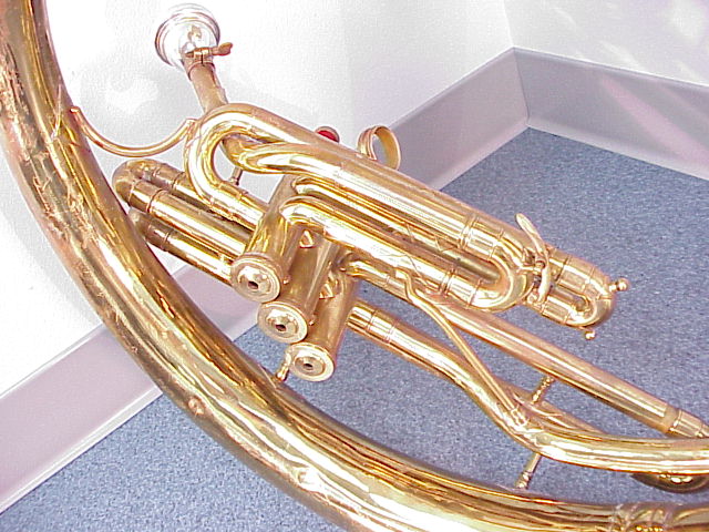 King Eb 3 piston full circle sousaphone